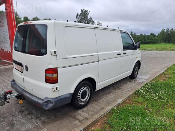 White Volkswagen Transporter 2004 in Riga, with an engine capacity of 1.90 L and mileage of 242 thousand km for 3200 €, photo 3 on AUTOMOTO.COM.LV