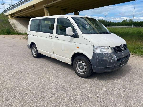 White Volkswagen Transporter 2006 in Marijampole, with an engine capacity of 1.90 L and mileage of 333 thousand km for 3900 €, photo 2 on AUTOMOTO.COM.LV