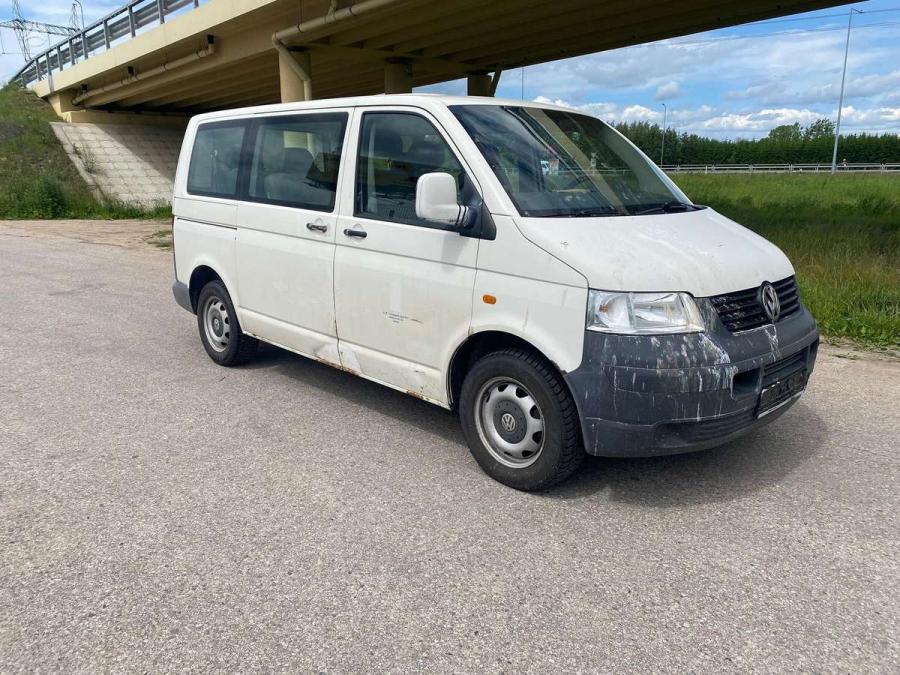 Balts Volkswagen Transporter 2006 Marijampole, ar dzinēja tilpumu 1.90 L un nobraukumu 333 tūkst. km par 3900 €, foto 3 vietnē AUTOMOTO.COM.LV