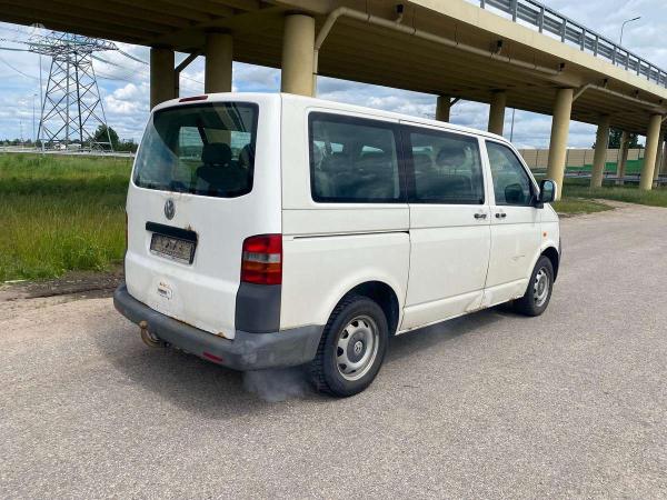 White Volkswagen Transporter 2006 in Marijampole, with an engine capacity of 1.90 L and mileage of 333 thousand km for 3900 €, photo 4 on AUTOMOTO.COM.LV
