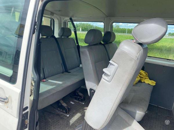 White Volkswagen Transporter 2006 in Marijampole, with an engine capacity of 1.90 L and mileage of 333 thousand km for 3900 €, photo 6 on AUTOMOTO.COM.LV