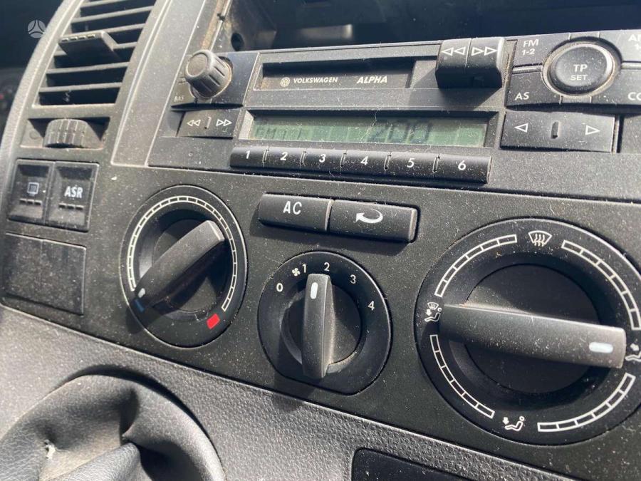 Balts Volkswagen Transporter 2006 Marijampole, ar dzinēja tilpumu 1.90 L un nobraukumu 333 tūkst. km par 3900 €, foto 8 vietnē AUTOMOTO.COM.LV