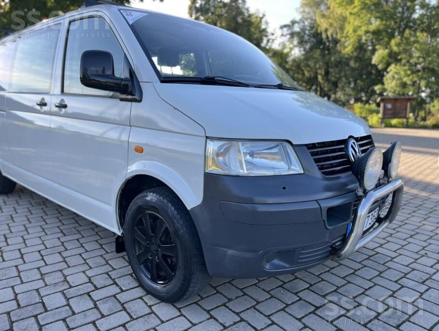White Volkswagen Transporter 2006 in Cesis, with an engine capacity of 2.50 L and mileage of 361 thousand km for 3950 €, photo 3 on AUTOMOTO.COM.LV