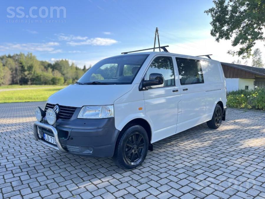 White Volkswagen Transporter 2006 in Cesis, with an engine capacity of 2.50 L and mileage of 361 thousand km for 3950 €, photo 4 on AUTOMOTO.COM.LV