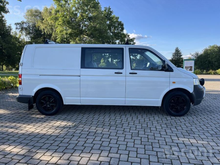 White Volkswagen Transporter 2006 in Cesis, with an engine capacity of 2.50 L and mileage of 361 thousand km for 3950 €, photo 8 on AUTOMOTO.COM.LV