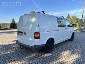 White Volkswagen Transporter 2006 in Cesis, with an engine capacity of 2.50 L and mileage of 361 thousand km for 3950 €, photo 9 on AUTOMOTO.COM.LV