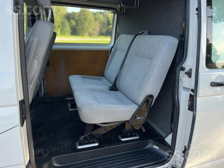 White Volkswagen Transporter 2006 in Cesis, with an engine capacity of 2.50 L and mileage of 361 thousand km for 3950 €, photo 18 on AUTOMOTO.COM.LV
