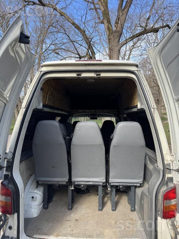 Balts Volkswagen Transporter 2008 Rīga, ar dzinēja tilpumu 2.50 L un nobraukumu 479 tūkst. km par 3750 €, foto 4 vietnē AUTOMOTO.COM.LV