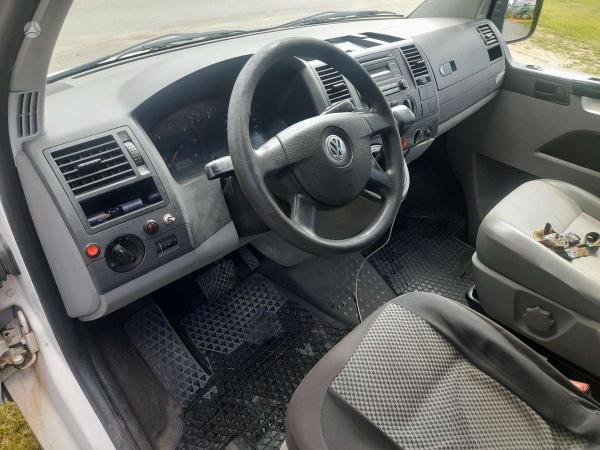 Balts Volkswagen Transporter 2008 Viļņa, ar dzinēja tilpumu 2.50 L un nobraukumu 253 tūkst. km par 4000 €, foto 5 vietnē AUTOMOTO.COM.LV