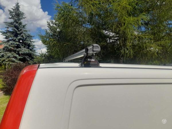 Balts Volkswagen Transporter 2008 Viļņa, ar dzinēja tilpumu 2.50 L un nobraukumu 253 tūkst. km par 4000 €, foto 9 vietnē AUTOMOTO.COM.LV