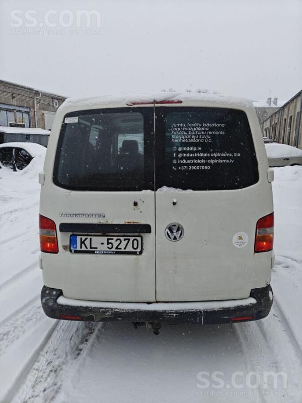 Balts Volkswagen Transporter 2009 Rīga, ar dzinēja tilpumu 2.50 L un nobraukumu 404 tūkst. km par 3388 €, foto 2 vietnē AUTOMOTO.COM.LV