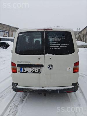 White Volkswagen Transporter 2009 in Riga, with an engine capacity of 2.50 L and mileage of 404 thousand km for 3388 €, photo 3 on AUTOMOTO.COM.LV