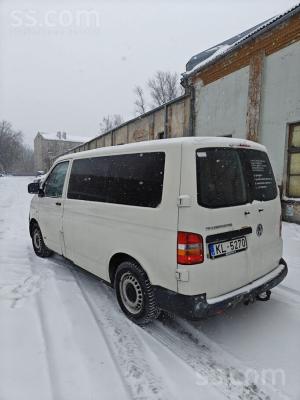 White Volkswagen Transporter 2009 in Riga, with an engine capacity of 2.50 L and mileage of 404 thousand km for 3388 €, photo 6 on AUTOMOTO.COM.LV