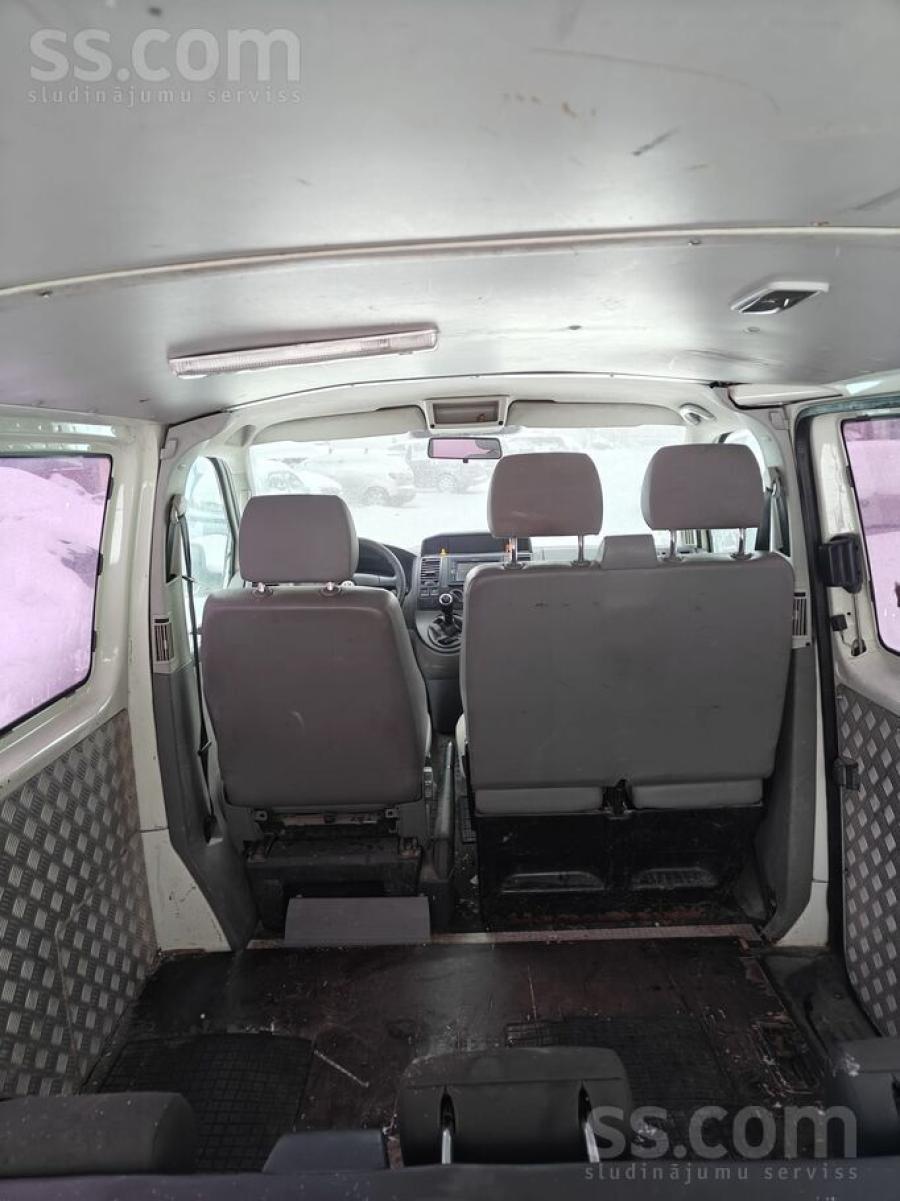 White Volkswagen Transporter 2009 in Riga, with an engine capacity of 2.50 L and mileage of 404 thousand km for 3388 €, photo 9 on AUTOMOTO.COM.LV
