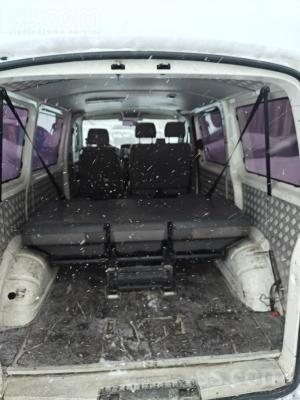 White Volkswagen Transporter 2009 in Riga, with an engine capacity of 2.50 L and mileage of 404 thousand km for 3388 €, photo 11 on AUTOMOTO.COM.LV