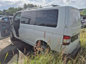 White Volkswagen Transporter 2009 in Utena, with an engine capacity of 2.50 L and mileage of 386 thousand km for 2200 €, photo 3 on AUTOMOTO.COM.LV