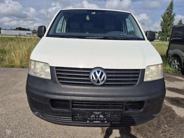 Balts Volkswagen Transporter 2009 Utena, ar dzinēja tilpumu 2.50 L un nobraukumu 386 tūkst. km par 2200 €, foto 4 vietnē AUTOMOTO.COM.LV