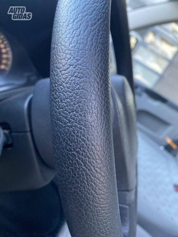 Balts Volkswagen Transporter 2010 Utena, ar dzinēja tilpumu 2.00 L un nobraukumu 302 tūkst. km par 7950 €, foto 4 vietnē AUTOMOTO.COM.LV
