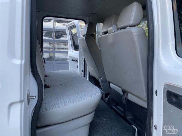 Balts Volkswagen Transporter 2010 Utena, ar dzinēja tilpumu 2.00 L un nobraukumu 302 tūkst. km par 7950 €, foto 8 vietnē AUTOMOTO.COM.LV