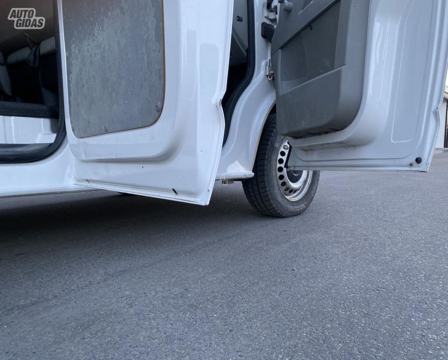 Balts Volkswagen Transporter 2010 Utena, ar dzinēja tilpumu 2.00 L un nobraukumu 302 tūkst. km par 7950 €, foto 15 vietnē AUTOMOTO.COM.LV