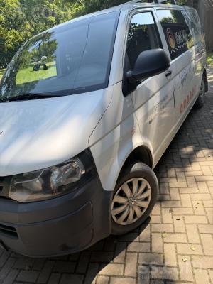 Balts Volkswagen Transporter 2010 Kuldīga, ar dzinēja tilpumu 2.00 L un nobraukumu 379 tūkst. km par 8900 €, foto 5 vietnē AUTOMOTO.COM.LV
