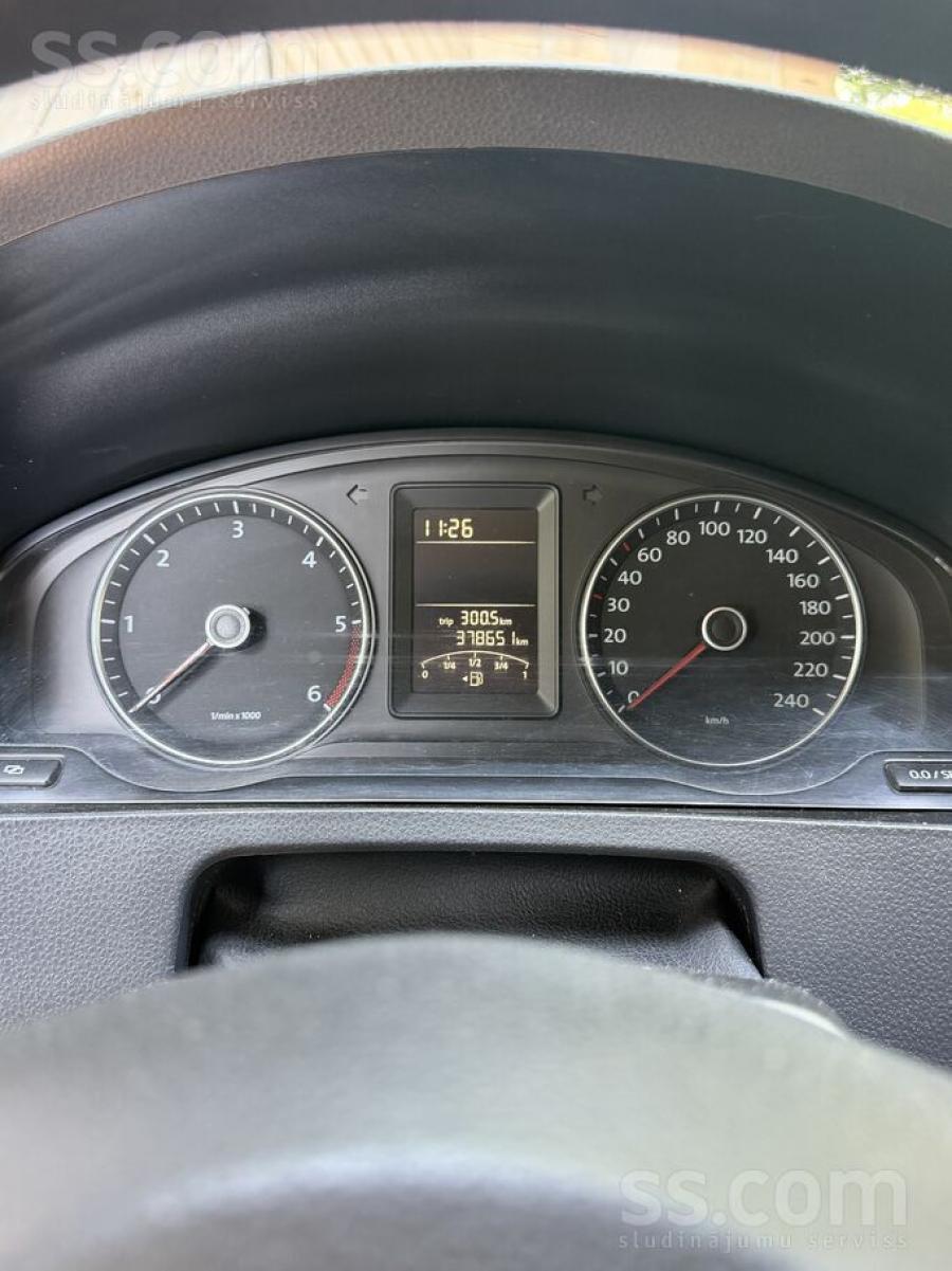 Balts Volkswagen Transporter 2010 Kuldīga, ar dzinēja tilpumu 2.00 L un nobraukumu 379 tūkst. km par 8900 €, foto 9 vietnē AUTOMOTO.COM.LV