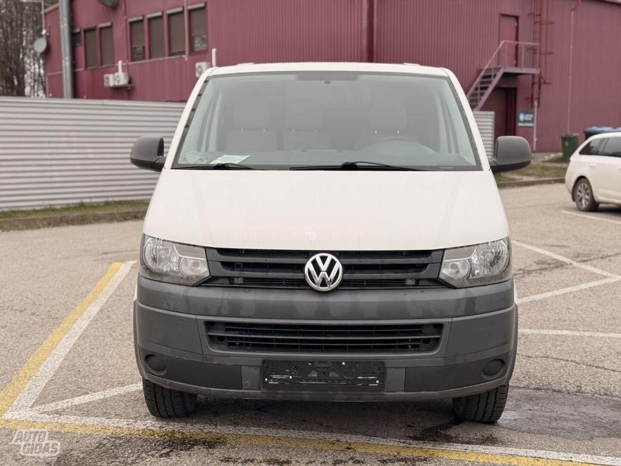 White Volkswagen Transporter 2011 in Kaunas, with an engine capacity of 2.00 L and mileage of 168 thousand km for 6799 €, photo 4 on AUTOMOTO.COM.LV