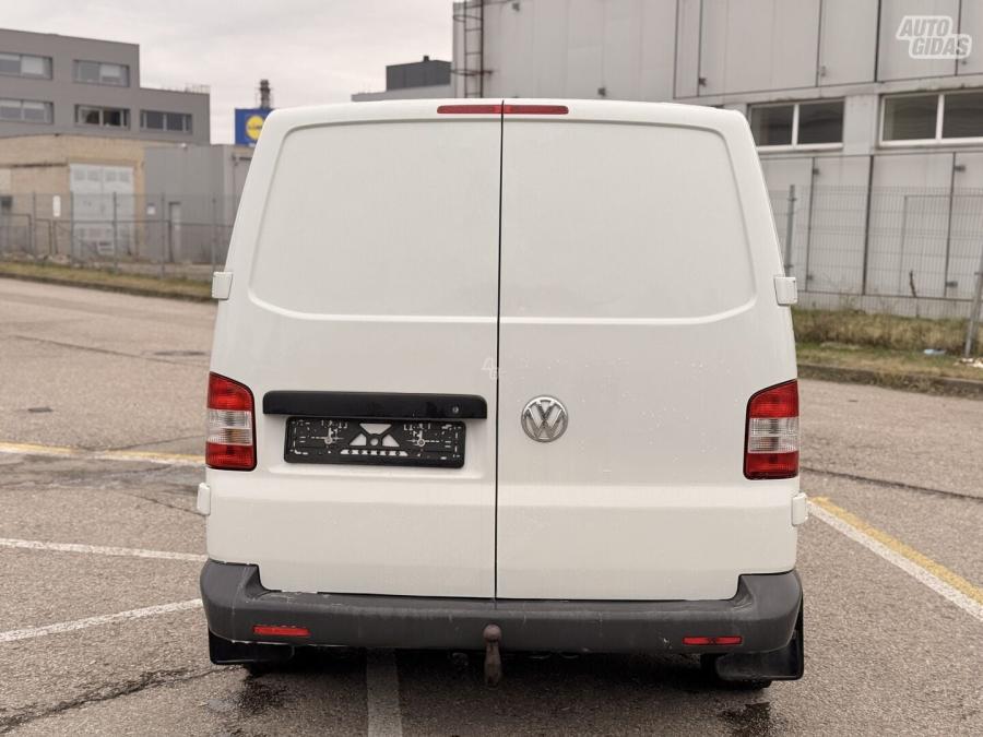 White Volkswagen Transporter 2011 in Kaunas, with an engine capacity of 2.00 L and mileage of 168 thousand km for 6799 €, photo 6 on AUTOMOTO.COM.LV