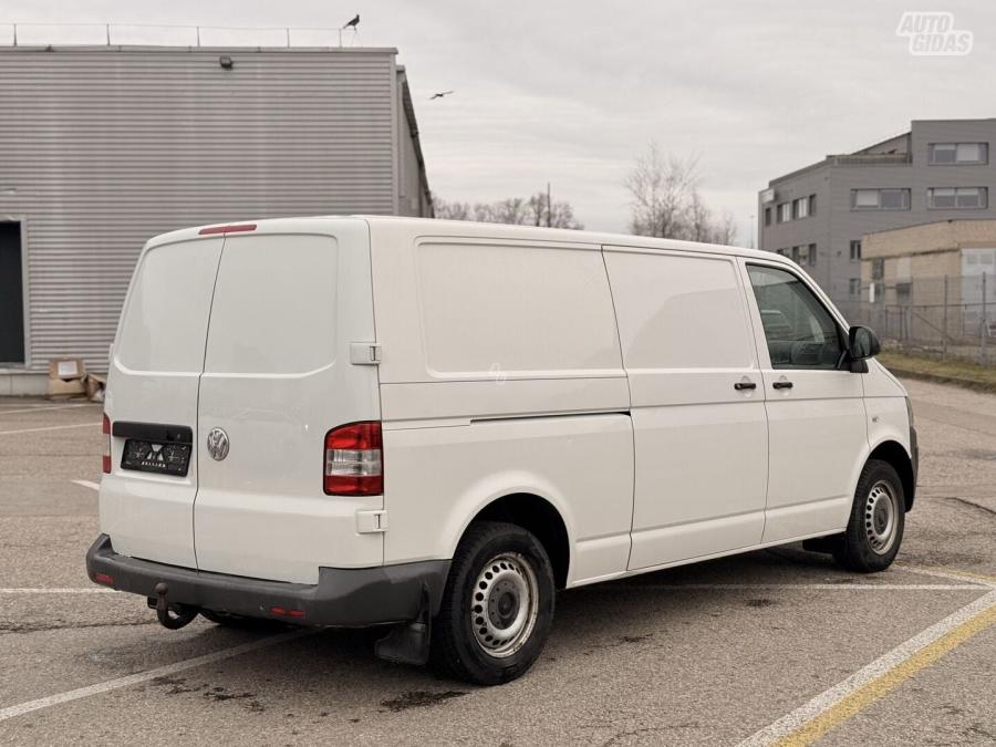 White Volkswagen Transporter 2011 in Kaunas, with an engine capacity of 2.00 L and mileage of 168 thousand km for 6799 €, photo 7 on AUTOMOTO.COM.LV