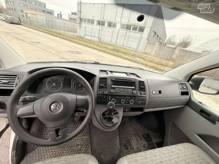 White Volkswagen Transporter 2011 in Kaunas, with an engine capacity of 2.00 L and mileage of 168 thousand km for 6799 €, photo 11 on AUTOMOTO.COM.LV