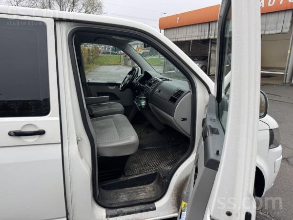 Balts Volkswagen Transporter 2011 Rīga, ar dzinēja tilpumu 2.00 L un nobraukumu 230 tūkst. km par 6500 €, foto 7 vietnē AUTOMOTO.COM.LV