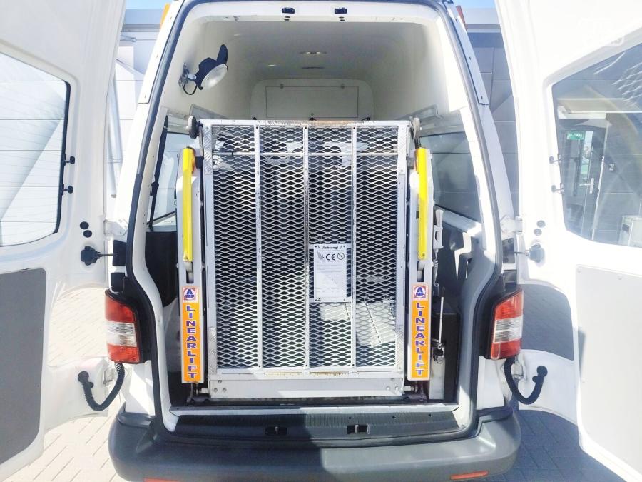 White Volkswagen Transporter 2011 in Ramuciai, with an engine capacity of 2.00 L and mileage of 314 thousand km for 9250 €, photo 5 on AUTOMOTO.COM.LV