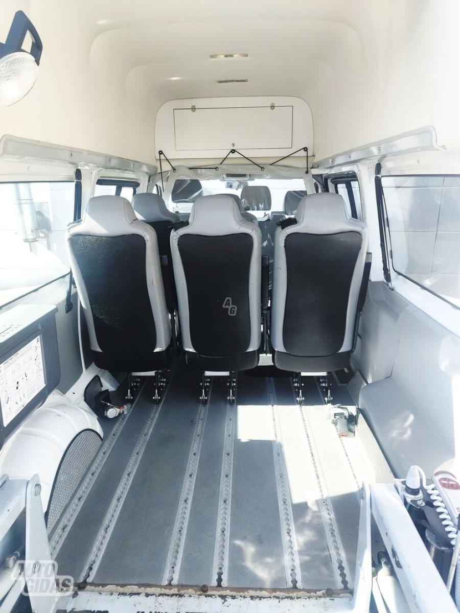 White Volkswagen Transporter 2011 in Ramuciai, with an engine capacity of 2.00 L and mileage of 314 thousand km for 9250 €, photo 20 on AUTOMOTO.COM.LV