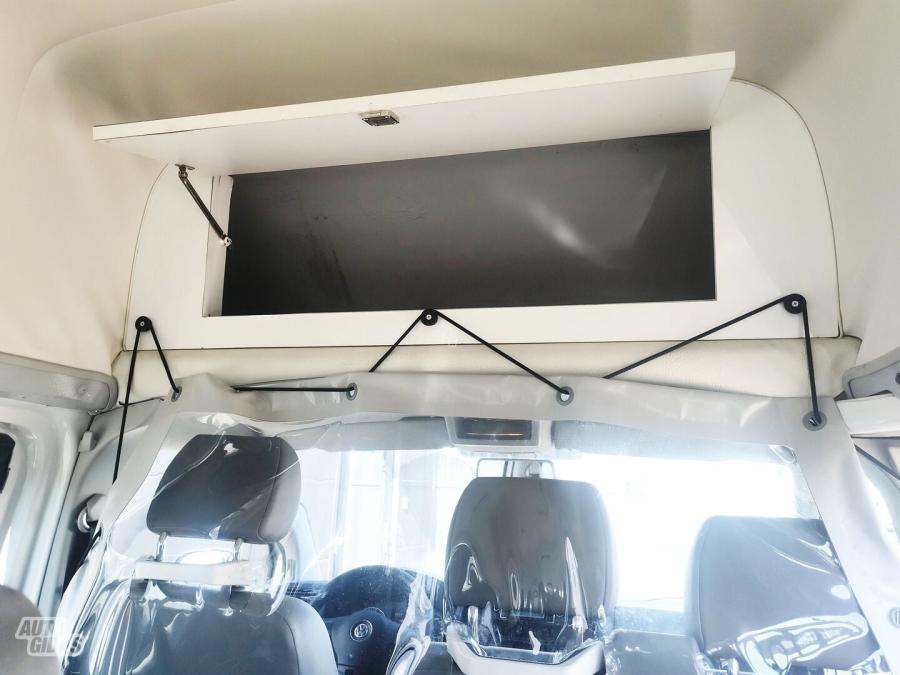 White Volkswagen Transporter 2011 in Ramuciai, with an engine capacity of 2.00 L and mileage of 314 thousand km for 9250 €, photo 21 on AUTOMOTO.COM.LV