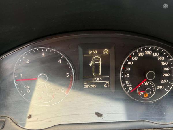 Balts Volkswagen Transporter 2011 Kauņa, ar dzinēja tilpumu 2.00 L un nobraukumu 286 tūkst. km par 4100 €, foto 9 vietnē AUTOMOTO.COM.LV