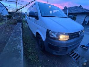 White Volkswagen Transporter 2013 in Vilkaviskis, with an engine capacity of 2.00 L and mileage of 297 thousand km for 4999 €, photo 2 on AUTOMOTO.COM.LV