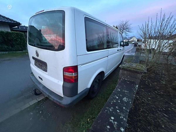 White Volkswagen Transporter 2013 in Vilkaviskis, with an engine capacity of 2.00 L and mileage of 297 thousand km for 4999 €, photo 3 on AUTOMOTO.COM.LV