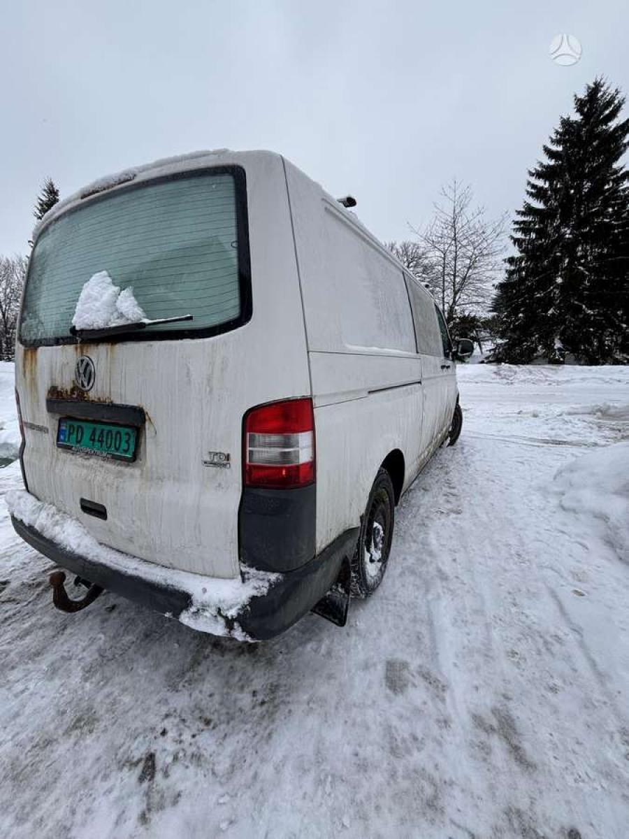 Balts Volkswagen Transporter 2013 Telšiai, ar dzinēja tilpumu 2.00 L un nobraukumu 280 tūkst. km par 5300 €, foto 7 vietnē AUTOMOTO.COM.LV