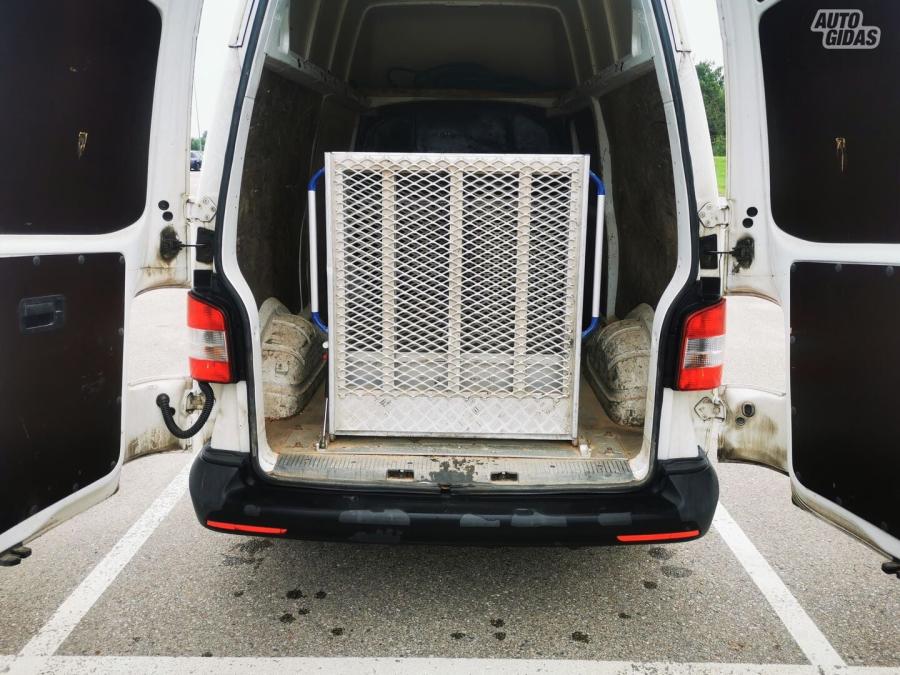 Balts Volkswagen Transporter 2013 Ukmergė, ar dzinēja tilpumu 2.00 L un nobraukumu 305 tūkst. km par 5300 €, foto 12 vietnē AUTOMOTO.COM.LV