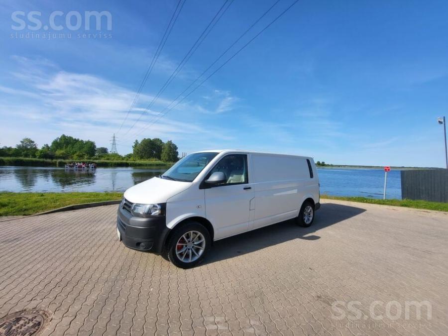 Balts Volkswagen Transporter 2014 Rīga, ar dzinēja tilpumu 2.00 L un nobraukumu 219 tūkst. km par 8500 €, foto 1 vietnē AUTOMOTO.COM.LV