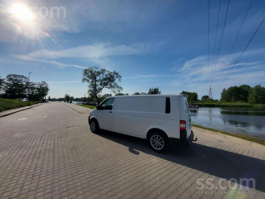 Balts Volkswagen Transporter 2014 Rīga, ar dzinēja tilpumu 2.00 L un nobraukumu 219 tūkst. km par 8500 €, foto 3 vietnē AUTOMOTO.COM.LV