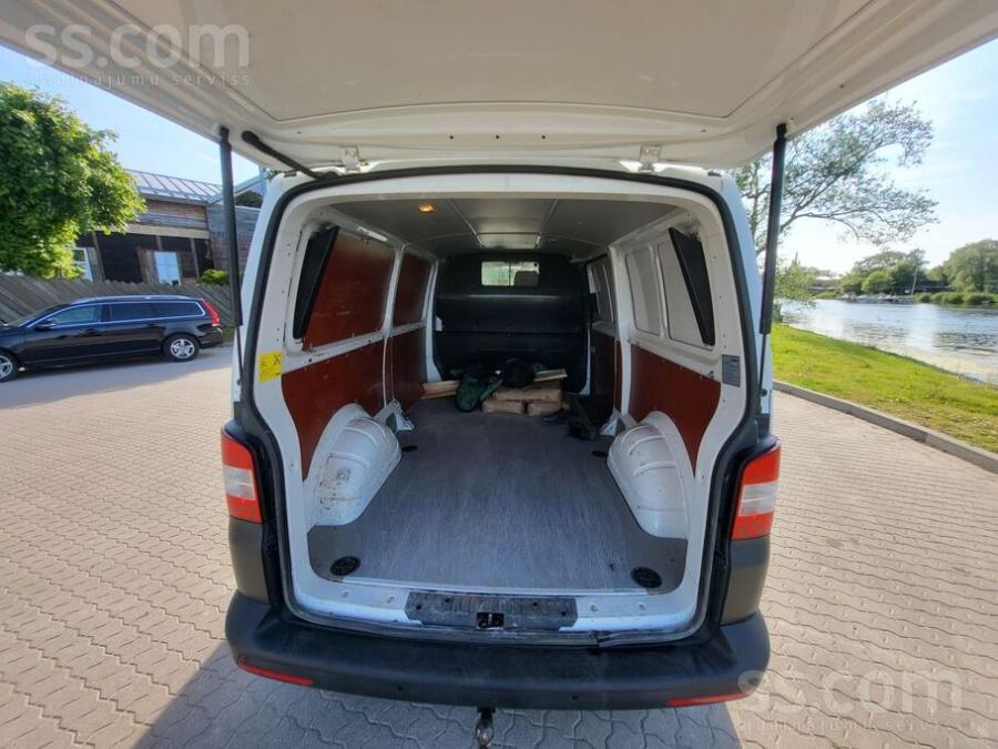 Balts Volkswagen Transporter 2014 Rīga, ar dzinēja tilpumu 2.00 L un nobraukumu 219 tūkst. km par 8500 €, foto 6 vietnē AUTOMOTO.COM.LV