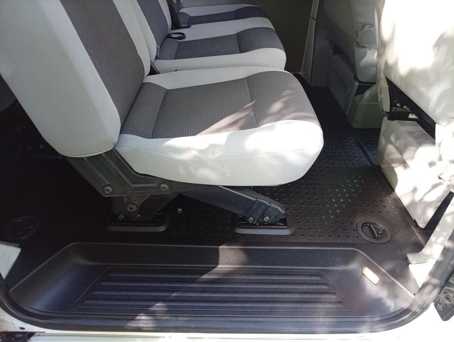 Balts Volkswagen Transporter 2014 Viļņa, ar dzinēja tilpumu 2.00 L un nobraukumu 280 tūkst. km par 8600 €, foto 15 vietnē AUTOMOTO.COM.LV
