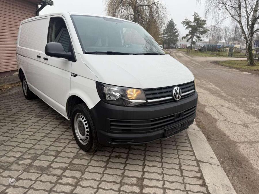 White Volkswagen Transporter 2019 in Marijampole, with an engine capacity of 1.97 L and mileage of 230 thousand km for 11200 €, photo 2 on AUTOMOTO.COM.LV