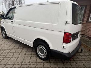 White Volkswagen Transporter 2019 in Marijampole, with an engine capacity of 1.97 L and mileage of 230 thousand km for 11200 €, photo 6 on AUTOMOTO.COM.LV