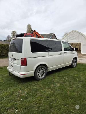 White Volkswagen Transporter 2019 in Sakiai, with an engine capacity of 1.97 L and mileage of 235 thousand km for 11500 €, photo 5 on AUTOMOTO.COM.LV