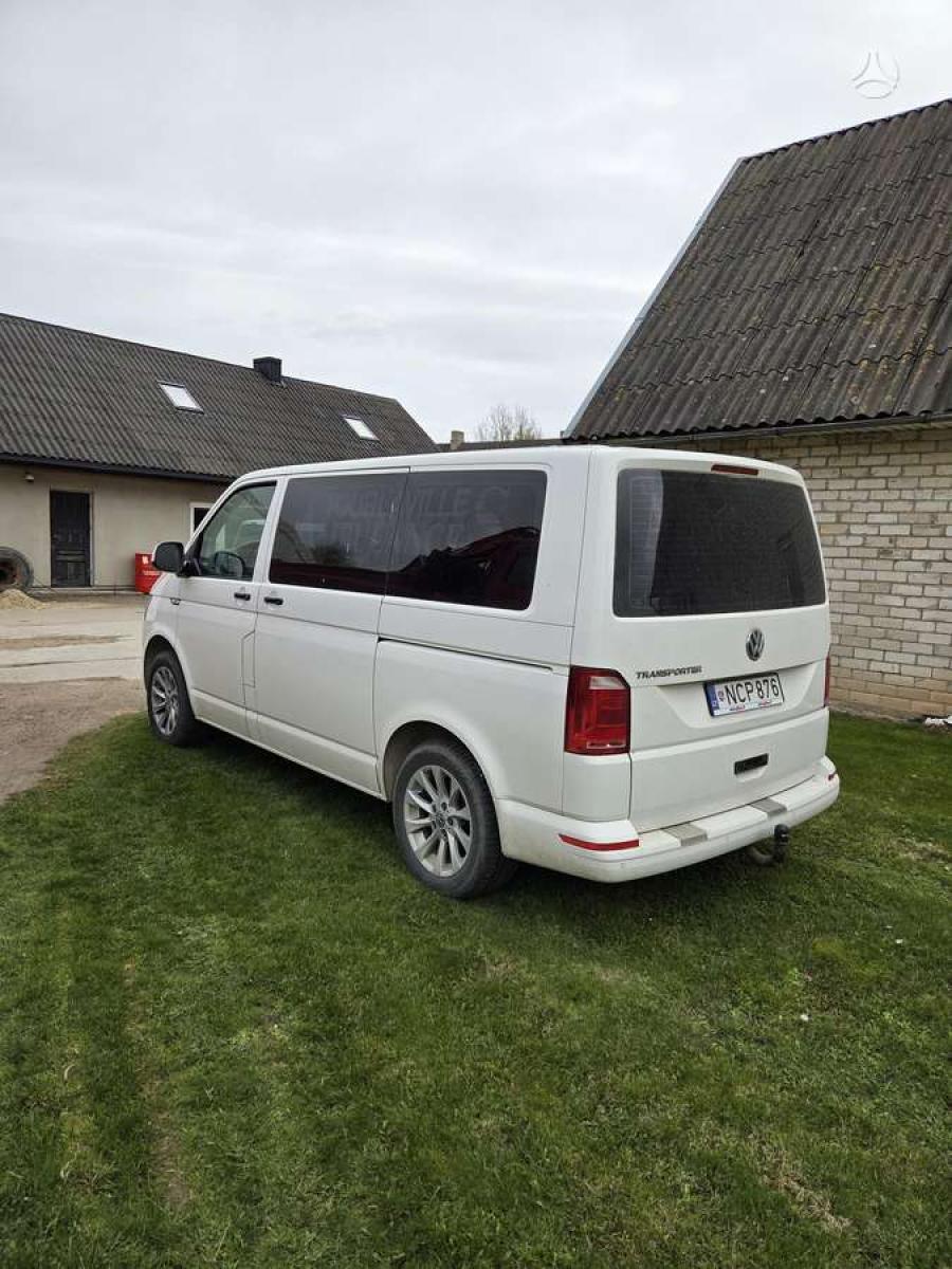 White Volkswagen Transporter 2019 in Sakiai, with an engine capacity of 1.97 L and mileage of 235 thousand km for 11500 €, photo 7 on AUTOMOTO.COM.LV