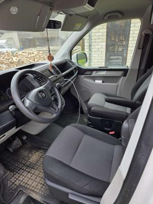 White Volkswagen Transporter 2019 in Sakiai, with an engine capacity of 1.97 L and mileage of 235 thousand km for 11500 €, photo 9 on AUTOMOTO.COM.LV
