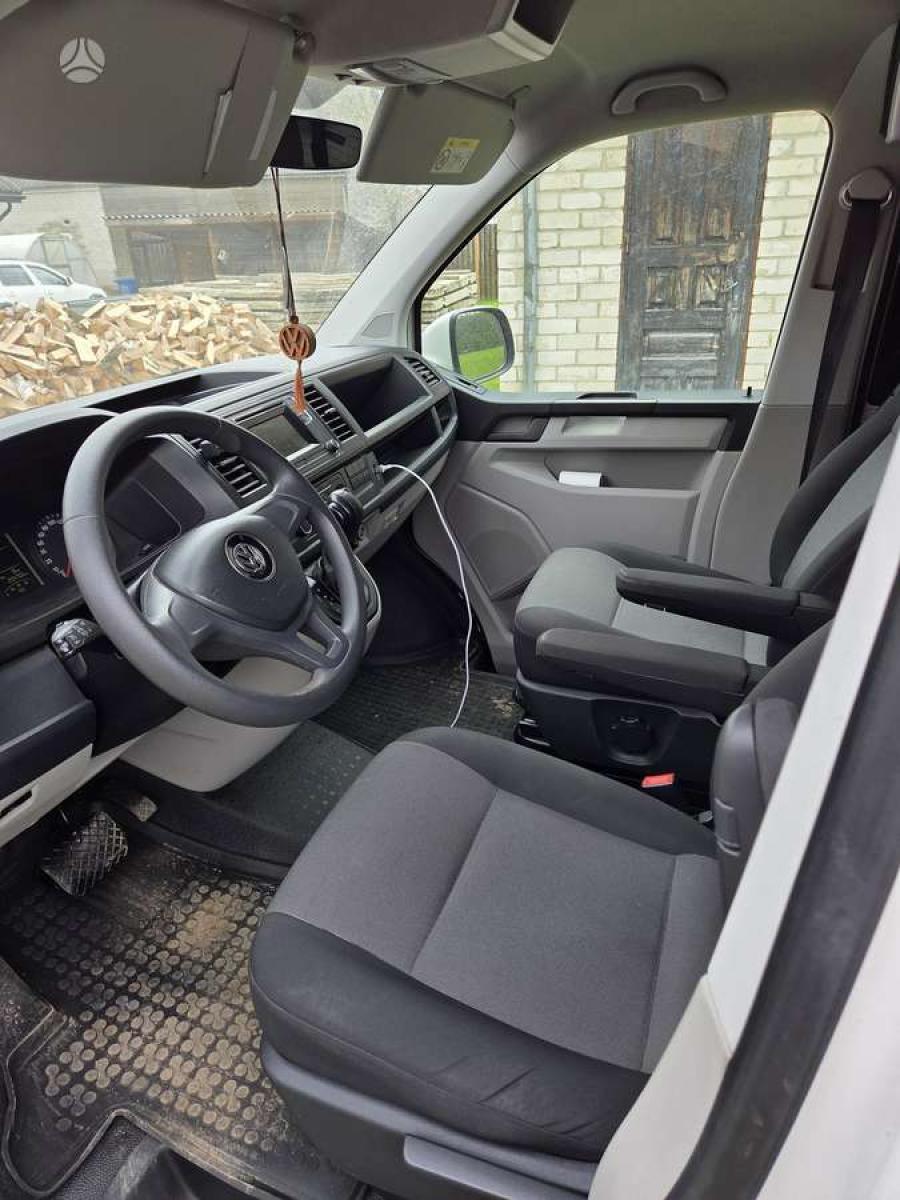 White Volkswagen Transporter 2019 in Sakiai, with an engine capacity of 1.97 L and mileage of 235 thousand km for 11500 €, photo 9 on AUTOMOTO.COM.LV