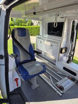 White Volkswagen Transporter 2019 in Sakiai, with an engine capacity of 1.97 L and mileage of 235 thousand km for 11500 €, photo 13 on AUTOMOTO.COM.LV